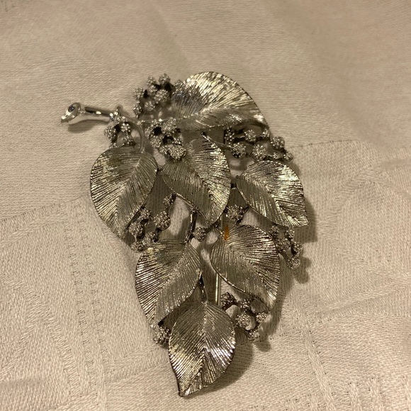 Lisner Jewelry | Jewelry | Vintage Lisner Brooch | Poshmark